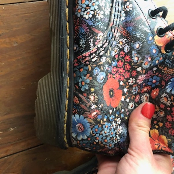 Dr. Martens | Shoes | Doc Martin Lace Up Flower Boots | Poshmark